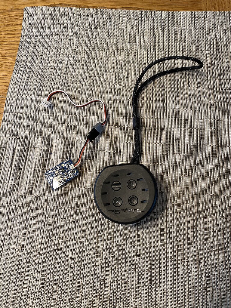 [US] Hoyt Puck Remote (Nylon Black) and Focbox Unity For Sale - Used ...