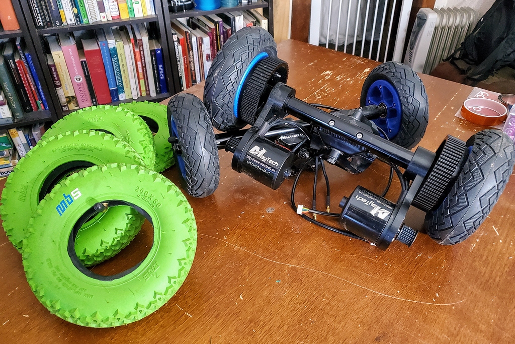 Gulveig | 35" AT Integrated deck | Custom feather remote | 12s4p ...